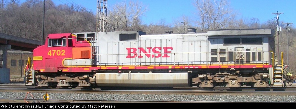 BNSF 4702